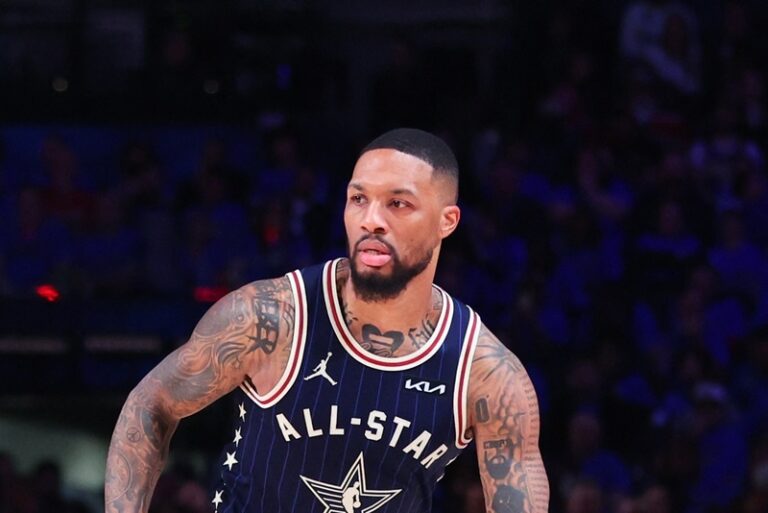 Damian Lillard bate recordes e iguala Michael Jordan no All-Star Game