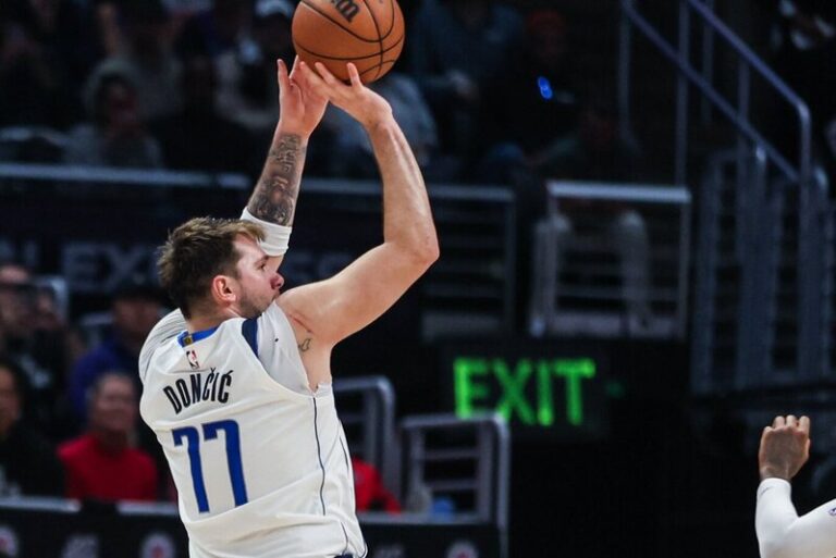Luka Doncic domina, Mavericks vence Clippers e deixa tudo igual na série